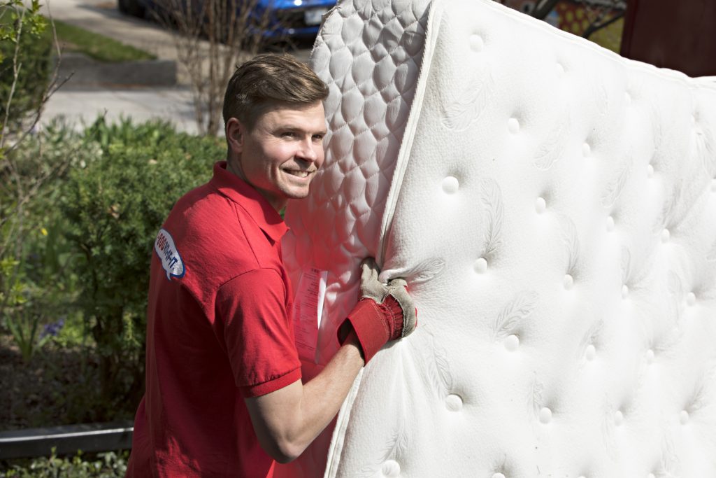 Different Ways to Dispose of Old Mattresses